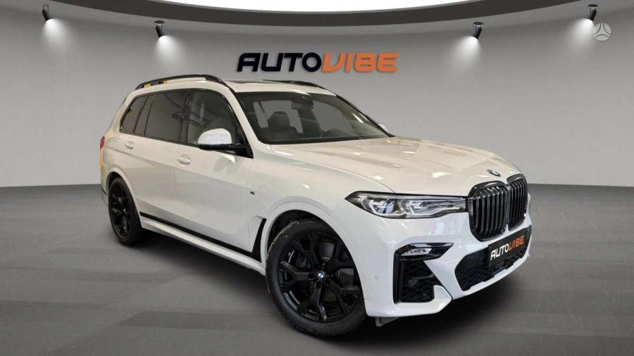 White BMW X7 2022 in Vilnius, with an engine capacity of 2.99 L and mileage of 109 thousand km for 59222 €, photo 4 on AUTOMOTO.COM.LV