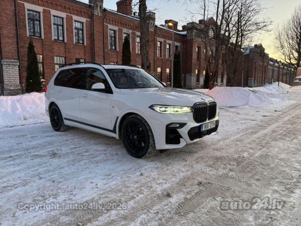 Balts BMW X7 2022 Tallina, ar dzinēja tilpumu 3.00 L un nobraukumu 114 tūkst. km par 65900 €, foto 5 vietnē AUTOMOTO.COM.LV