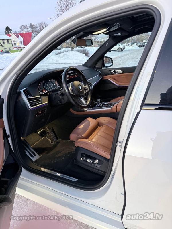 Balts BMW X7 2022 Tallina, ar dzinēja tilpumu 3.00 L un nobraukumu 114 tūkst. km par 65900 €, foto 9 vietnē AUTOMOTO.COM.LV