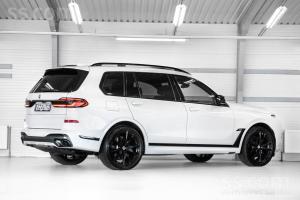 Balts BMW X7 2023 Tukums, ar dzinēja tilpumu 3.00 L un nobraukumu 0 tūkst. km par 90555 €, foto 3 vietnē AUTOMOTO.COM.LV