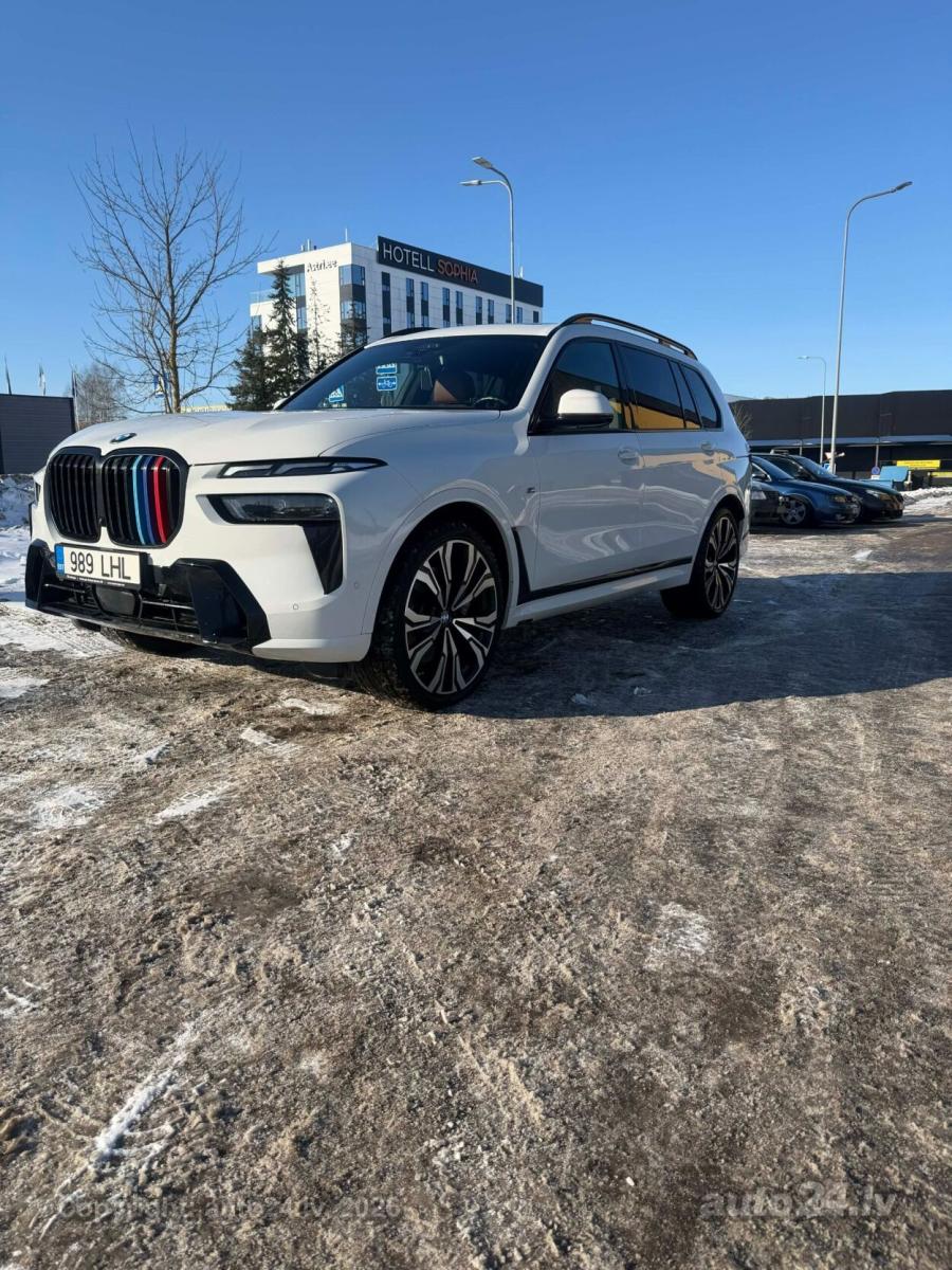 Balts BMW X7 2023 Tartu, ar dzinēja tilpumu 3.00 L un nobraukumu 91 tūkst. km par 84500 €, foto 1 vietnē AUTOMOTO.COM.LV