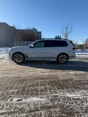 Balts BMW X7 2023 Tartu, ar dzinēja tilpumu 3.00 L un nobraukumu 91 tūkst. km par 84500 €, foto 4 vietnē AUTOMOTO.COM.LV