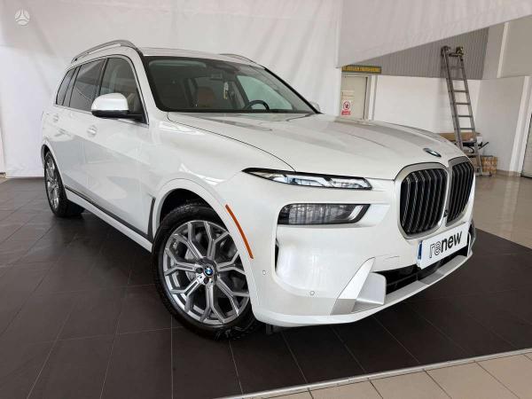 White BMW X7 2023 in Klaipeda, with an engine capacity of 3.00 L and mileage of 112 thousand km for 60000 €, photo 1 on AUTOMOTO.COM.LV