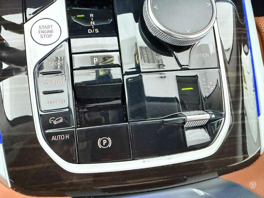 Balts BMW X7 2023 Klaipėda, ar dzinēja tilpumu 3.00 L un nobraukumu 112 tūkst. km par 60000 €, foto 21 vietnē AUTOMOTO.COM.LV