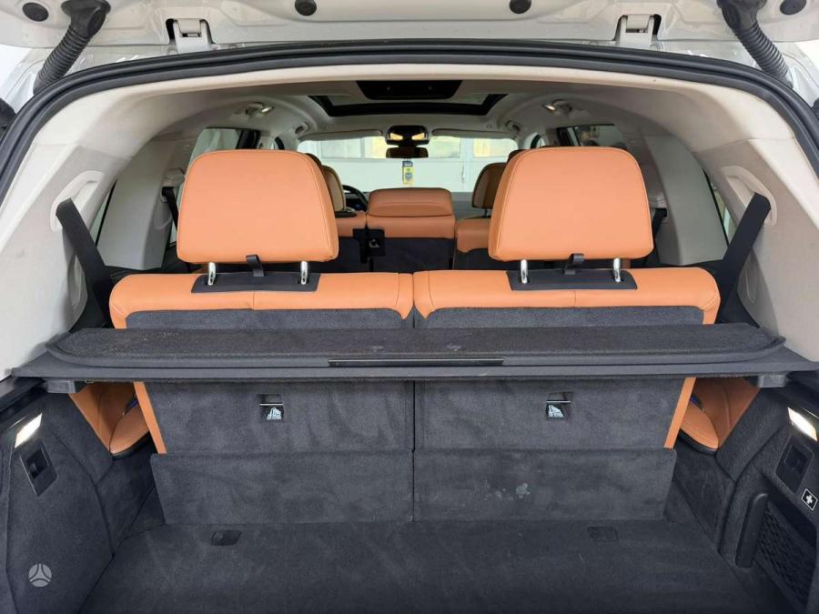 Balts BMW X7 2023 Klaipėda, ar dzinēja tilpumu 3.00 L un nobraukumu 112 tūkst. km par 60000 €, foto 33 vietnē AUTOMOTO.COM.LV