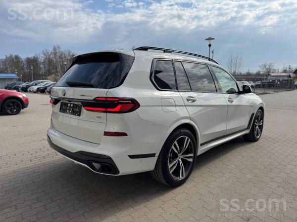 White BMW X7 2024 in Riga, with an engine capacity of 3.00 L and mileage of 18 thousand km for 85000 €, photo 5 on AUTOMOTO.COM.LV