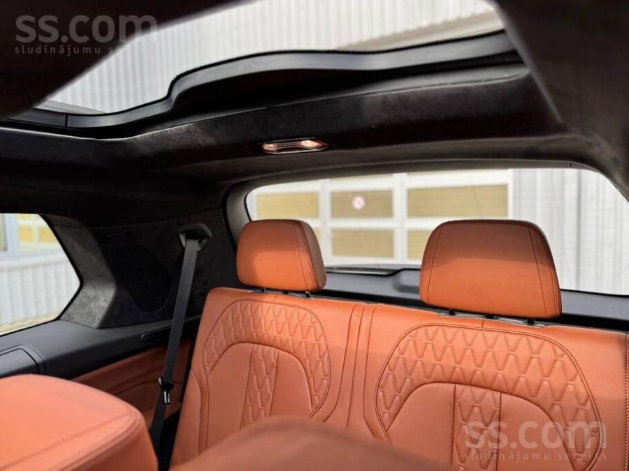 Balts BMW X7 2024 Rīga, ar dzinēja tilpumu 3.00 L un nobraukumu 18 tūkst. km par 85000 €, foto 18 vietnē AUTOMOTO.COM.LV