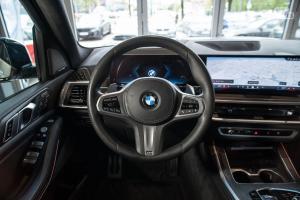 White BMW X7 2024 in Kaunas, with an engine capacity of 3.00 L and mileage of 73 thousand km for 85771 €, photo 17 on AUTOMOTO.COM.LV