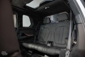 White BMW X7 2024 in Kaunas, with an engine capacity of 3.00 L and mileage of 73 thousand km for 85771 €, photo 28 on AUTOMOTO.COM.LV