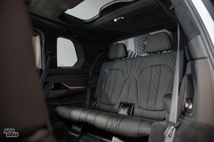 White BMW X7 2024 in Kaunas, with an engine capacity of 3.00 L and mileage of 73 thousand km for 85771 €, photo 28 on AUTOMOTO.COM.LV
