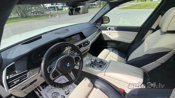 White BMW X7 2021 in Tallinn, with an engine capacity of 3.00 L and mileage of 127 thousand km for 65000 €, photo 7 on AUTOMOTO.COM.LV