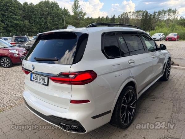 Balts BMW X7 2021 Veru, ar dzinēja tilpumu 3.00 L un nobraukumu 200 tūkst. km par 49800 €, foto 3 vietnē AUTOMOTO.COM.LV
