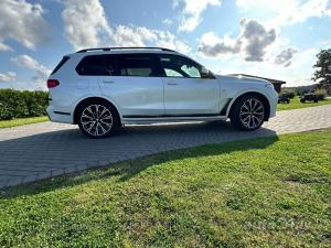 Balts BMW X7 2021 Tallina, ar dzinēja tilpumu 3.00 L un nobraukumu 166 tūkst. km par 55000 €, foto 4 vietnē AUTOMOTO.COM.LV