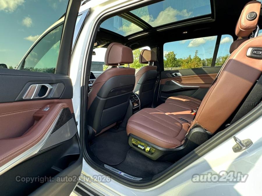Balts BMW X7 2021 Tallina, ar dzinēja tilpumu 3.00 L un nobraukumu 166 tūkst. km par 55000 €, foto 8 vietnē AUTOMOTO.COM.LV