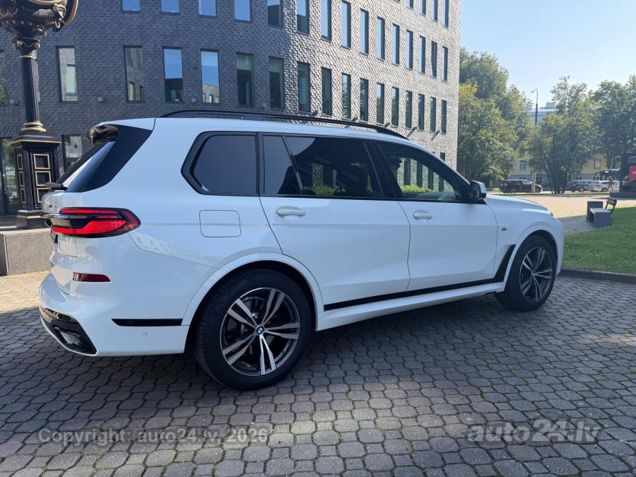 White BMW X7 2024 in Tallinn, with an engine capacity of 3.00 L and mileage of 28 thousand km for 94500 €, photo 7 on AUTOMOTO.COM.LV