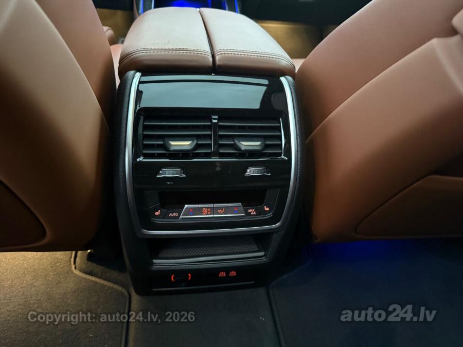 White BMW X7 2024 in Tallinn, with an engine capacity of 3.00 L and mileage of 28 thousand km for 94500 €, photo 21 on AUTOMOTO.COM.LV
