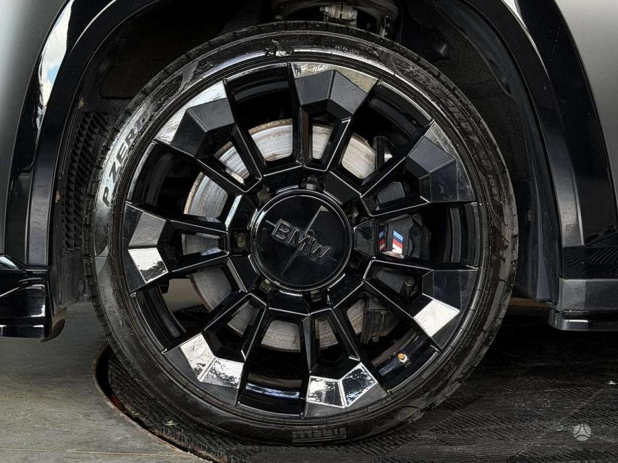 Melns BMW XM 2023 Kauņa, ar dzinēja tilpumu 4.40 L un nobraukumu 41 tūkst. km par 104990 €, foto 8 vietnē AUTOMOTO.COM.LV