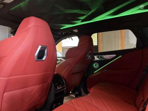 Melns BMW XM 2023 Kauņa, ar dzinēja tilpumu 4.40 L un nobraukumu 41 tūkst. km par 104990 €, foto 26 vietnē AUTOMOTO.COM.LV