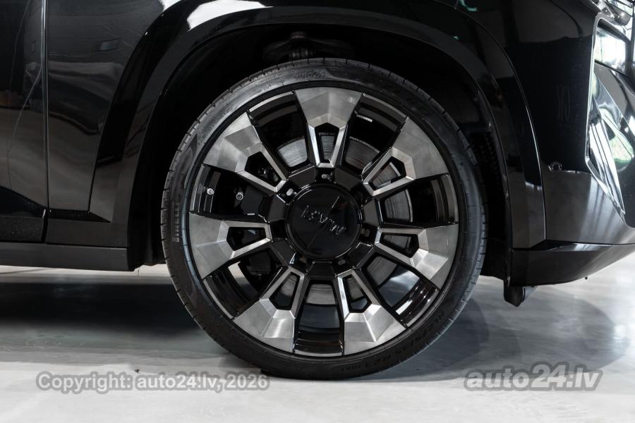 Черный БМВ XM 2024 в Рига, объемом двигателя 4.40 л и пробегом 42 тыс. км за 100642 €, фото 8 на AUTOMOTO.COM.LV