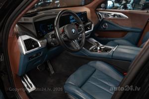 Черный БМВ XM 2024 в Рига, объемом двигателя 4.40 л и пробегом 42 тыс. км за 100642 €, фото 10 на AUTOMOTO.COM.LV