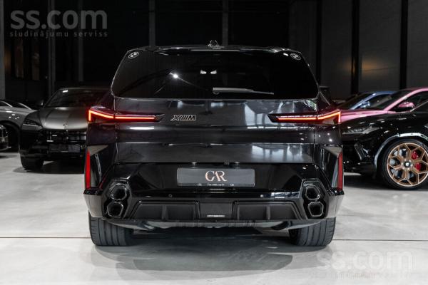 Черный БМВ XM 2024 в Рига, объемом двигателя 4.40 л и пробегом 42 тыс. км за 100642 €, фото 5 на AUTOMOTO.COM.LV