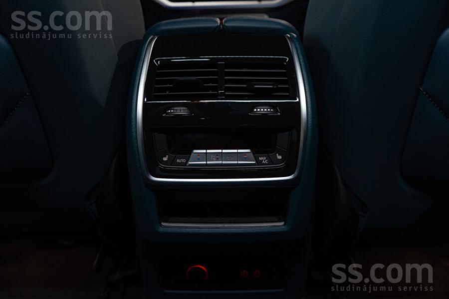 Черный БМВ XM 2024 в Рига, объемом двигателя 4.40 л и пробегом 42 тыс. км за 100642 €, фото 16 на AUTOMOTO.COM.LV