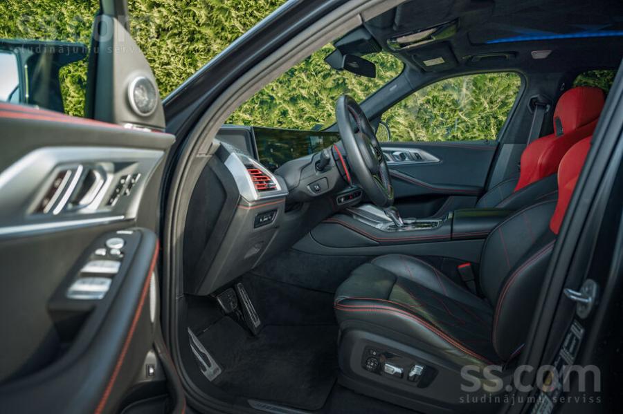 Black BMW XM 2024 in Riga, with an engine capacity of 4.40 L and mileage of 54 thousand km for 135000 €, photo 11 on AUTOMOTO.COM.LV
