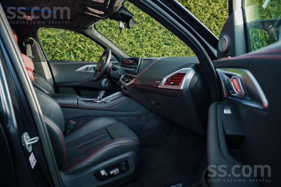 Black BMW XM 2024 in Riga, with an engine capacity of 4.40 L and mileage of 54 thousand km for 135000 €, photo 14 on AUTOMOTO.COM.LV