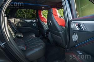 Black BMW XM 2024 in Riga, with an engine capacity of 4.40 L and mileage of 54 thousand km for 135000 €, photo 16 on AUTOMOTO.COM.LV