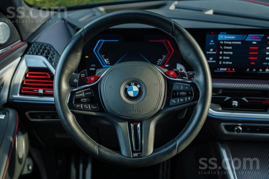 Black BMW XM 2024 in Riga, with an engine capacity of 4.40 L and mileage of 54 thousand km for 135000 €, photo 32 on AUTOMOTO.COM.LV