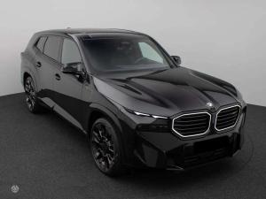 Melns BMW XM 2024 Tukums, ar dzinēja tilpumu 3.00 L un nobraukumu 35 tūkst. km par 99990 €, foto  vietnē AUTOMOTO.COM.LV