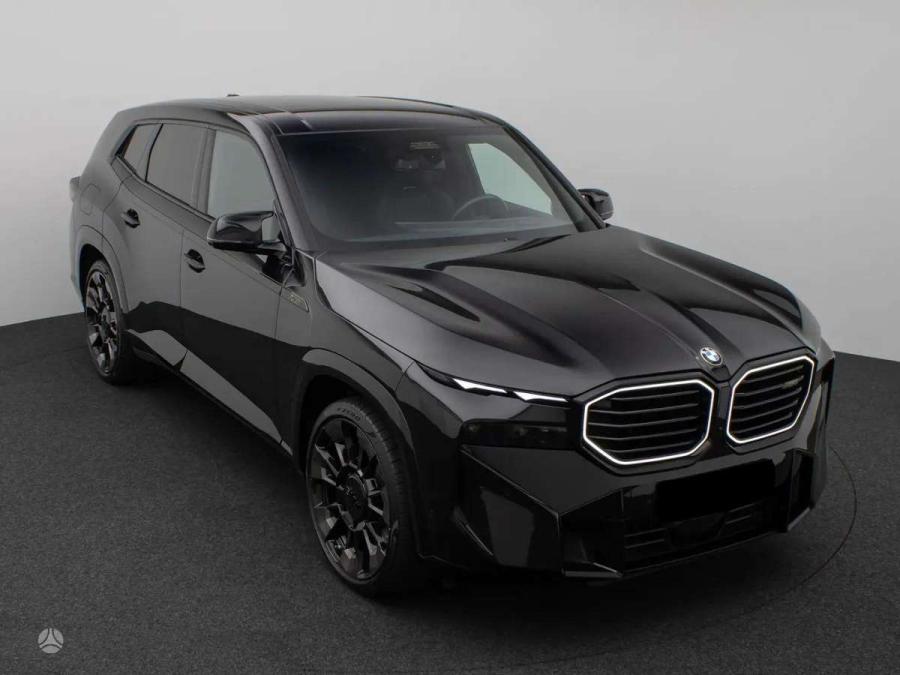 Melns BMW XM 2024 Tukums, ar dzinēja tilpumu 3.00 L un nobraukumu 35 tūkst. km par 99990 €, foto 1 vietnē AUTOMOTO.COM.LV
