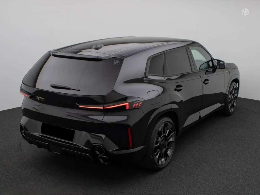 Melns BMW XM 2024 Tukums, ar dzinēja tilpumu 3.00 L un nobraukumu 35 tūkst. km par 99990 €, foto 3 vietnē AUTOMOTO.COM.LV