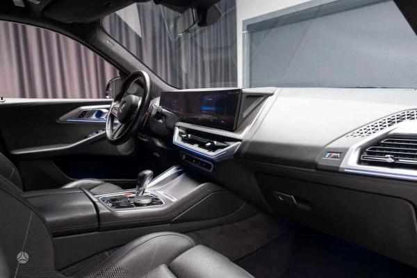 Черный БМВ XM 2024 в Тукумс, объемом двигателя 3.00 л и пробегом 35 тыс. км за 99990 €, фото 5 на AUTOMOTO.COM.LV