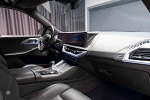 Melns BMW XM 2024 Tukums, ar dzinēja tilpumu 3.00 L un nobraukumu 35 tūkst. km par 99990 €, foto 6 vietnē AUTOMOTO.COM.LV