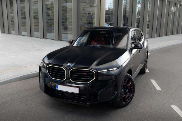 Black BMW XM 2024 in Vilnius, with an engine capacity of 4.40 L and mileage of 17 thousand km for 123000 €, photo 4 on AUTOMOTO.COM.LV