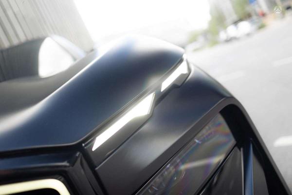 Black BMW XM 2024 in Vilnius, with an engine capacity of 4.40 L and mileage of 17 thousand km for 123000 €, photo 10 on AUTOMOTO.COM.LV