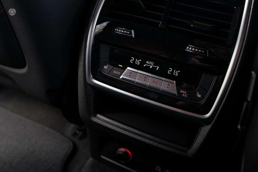Black BMW XM 2024 in Vilnius, with an engine capacity of 4.40 L and mileage of 17 thousand km for 123000 €, photo 37 on AUTOMOTO.COM.LV