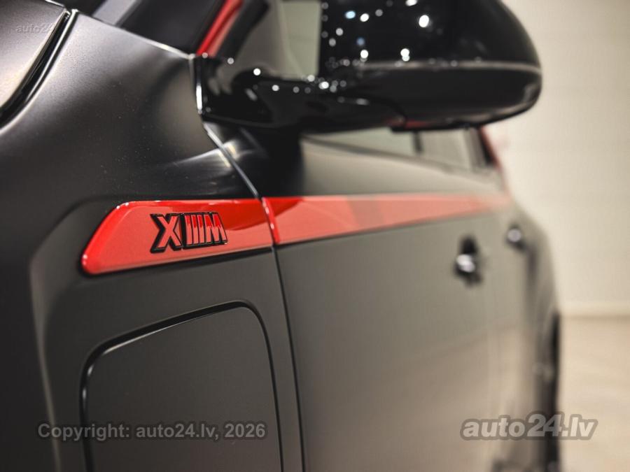 Black BMW XM 2024 in Riga, with an engine capacity of 4.40 L and mileage of 62 thousand km for 139900 €, photo 11 on AUTOMOTO.COM.LV