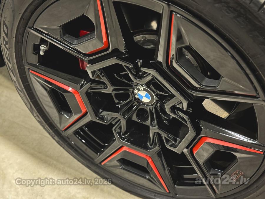 Black BMW XM 2024 in Riga, with an engine capacity of 4.40 L and mileage of 62 thousand km for 139900 €, photo 15 on AUTOMOTO.COM.LV