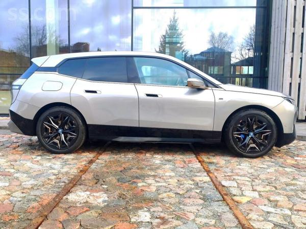 Brown BMW XM 2022 in Riga, with an engine capacity of 4.40 L and mileage of 89 thousand km for 67777 €, photo 5 on AUTOMOTO.COM.LV