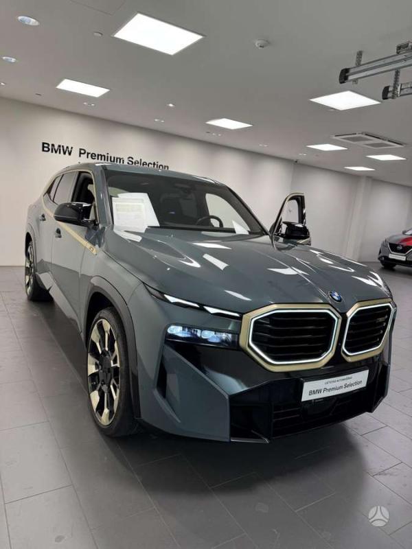 Zaļš BMW XM 2023 Rīga, ar dzinēja tilpumu 4.40 L un nobraukumu 30 tūkst. km par 110000 €, foto 1 vietnē AUTOMOTO.COM.LV