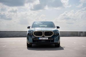 Зеленый БМВ XM 2023 в Вильнюс, объемом двигателя 4.40 л и пробегом 30 тыс. км за 110000 €, фото 4 на AUTOMOTO.COM.LV