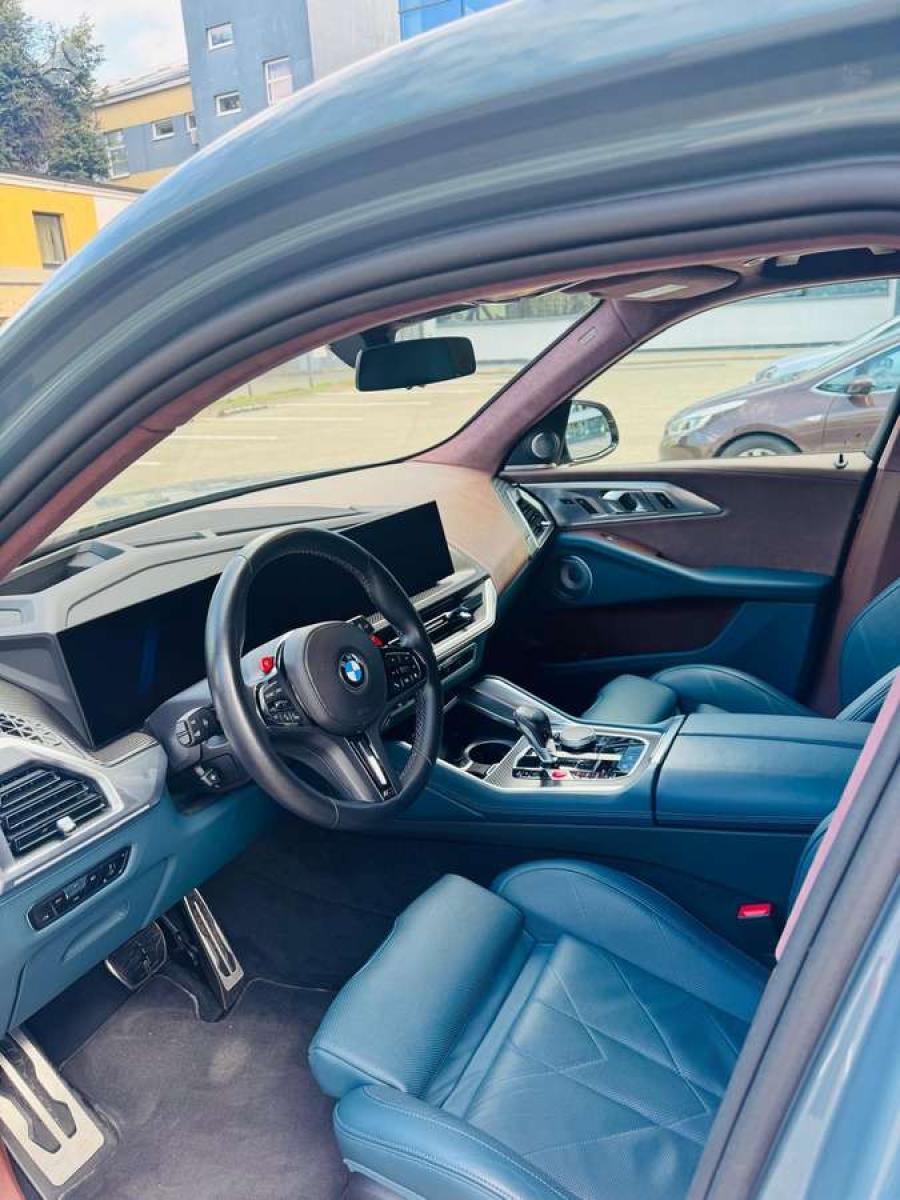 Green BMW XM 2023 in Vilnius, with an engine capacity of 4.40 L and mileage of 43 thousand km for 114500 €, photo 6 on AUTOMOTO.COM.LV