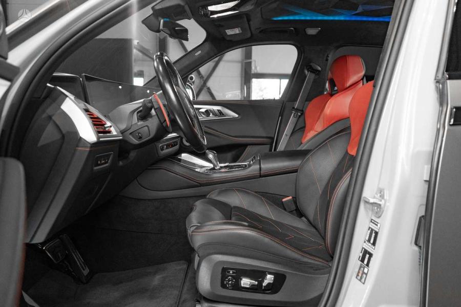 Pelēks BMW XM 2023 Rīga, ar dzinēja tilpumu 4.40 L un nobraukumu 56 tūkst. km par 117370 €, foto 10 vietnē AUTOMOTO.COM.LV