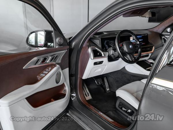 BMW XM 2023 in Tallinn on AUTOMOTO.COM.LV Grey BMW XM 2023 in Tallinn, with an engine capacity of 4.40 L and mileage of 24 thousand km for 119900 €, photo 8 on AUTOMOTO.COM.LV
