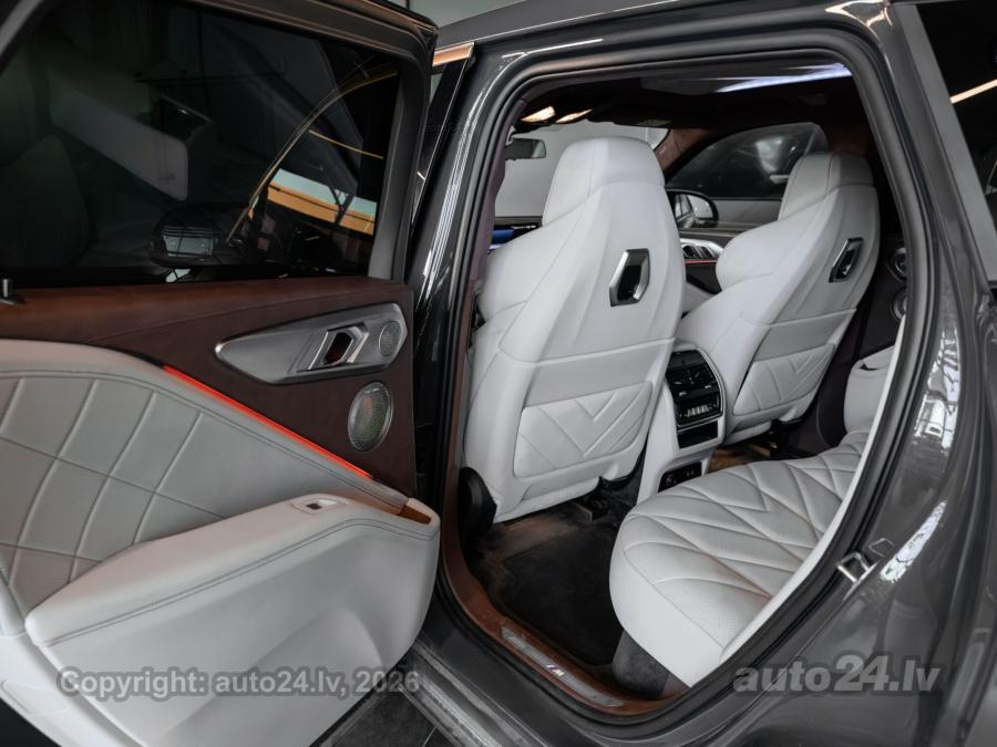 Серый БМВ XM 2023 в Таллин, объемом двигателя 4.40 л и пробегом 24 тыс. км за 119900 €, фото 10 на AUTOMOTO.COM.LV