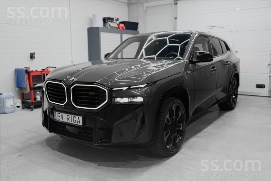 Grey BMW XM 2024 in Riga, with an engine capacity of 4.40 L and mileage of 26 thousand km for 121900 €, photo 5 on AUTOMOTO.COM.LV