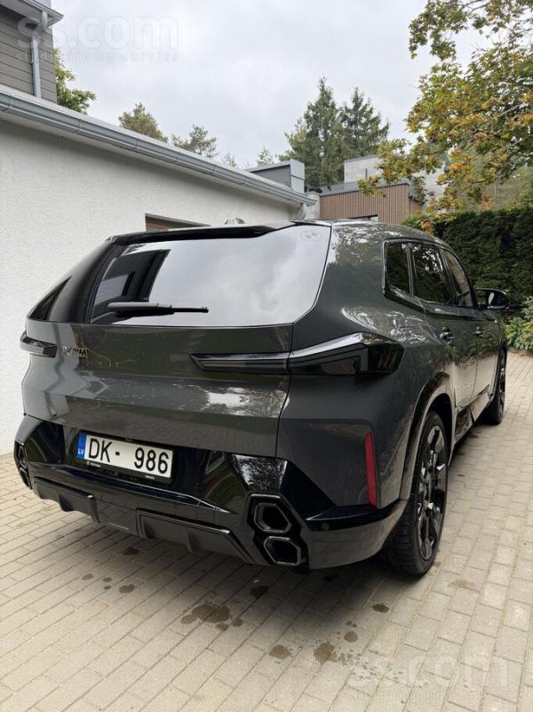 Grey BMW XM 2024 in Riga, with an engine capacity of 4.40 L and mileage of 31 thousand km for 105000 €, photo 3 on AUTOMOTO.COM.LV