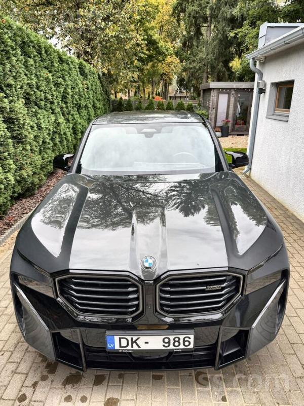Grey BMW XM 2024 in Riga, with an engine capacity of 4.40 L and mileage of 31 thousand km for 105000 €, photo 4 on AUTOMOTO.COM.LV